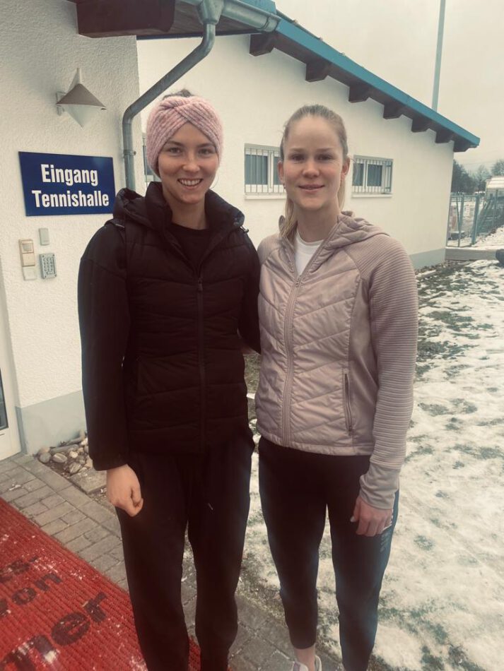 Nina Linke und Pia Praefke erfolgreich in Donaueschingen - Merkert ...